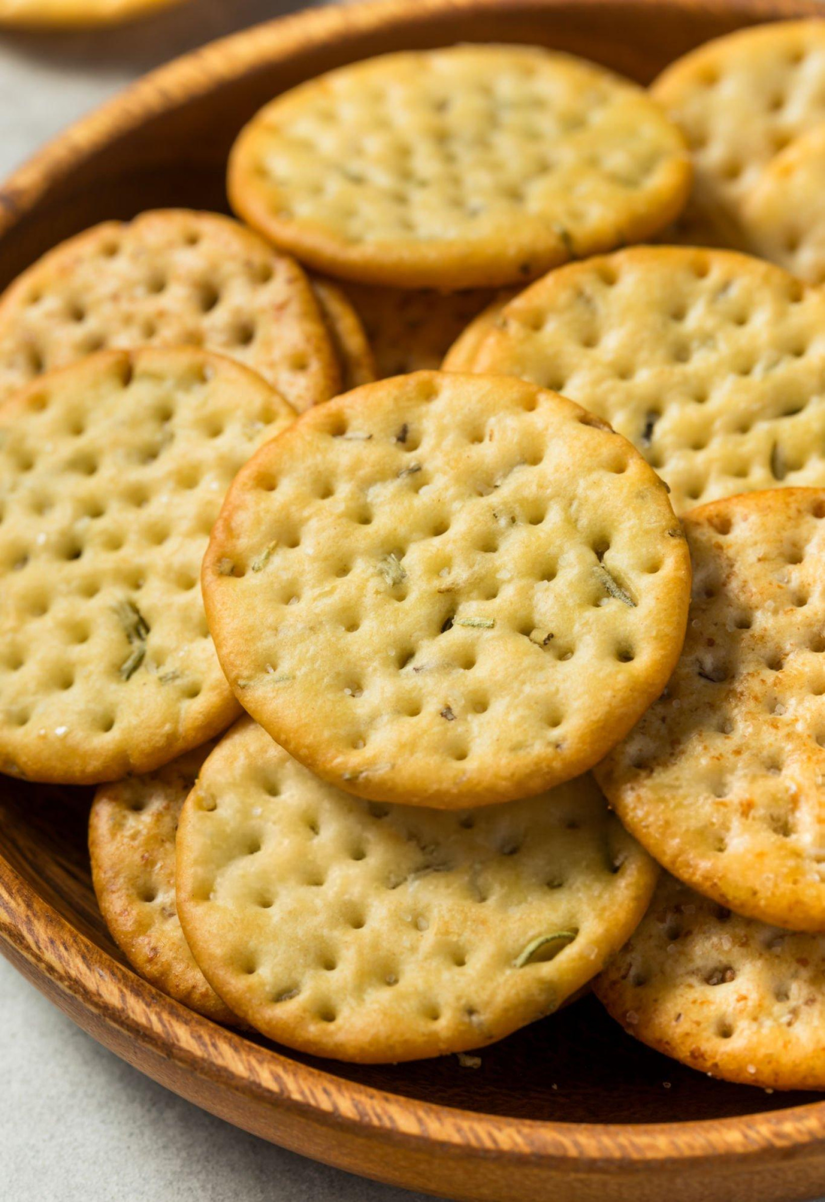 Buttery Spiced Round Crackers Recipe - DishPulse